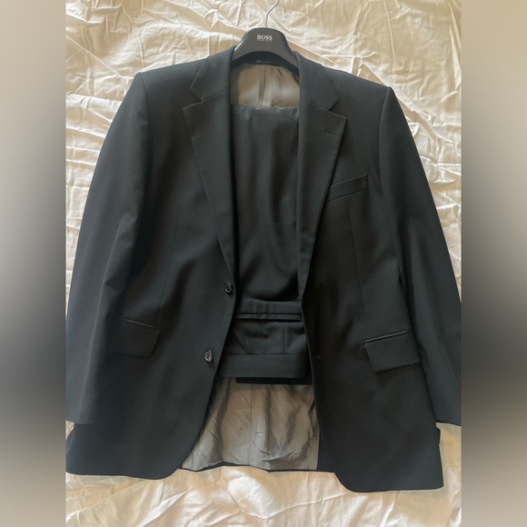 Hugo Boss | Suits & Blazers | Hugo Boss Suit 42r Jacket And Pants ...